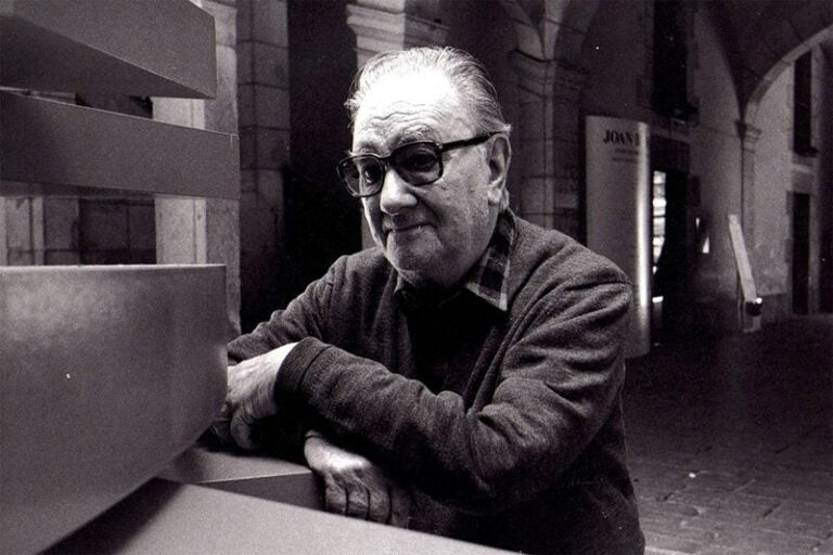 Biografía de Joan Brossa: Descubre al genio de la poesía visual